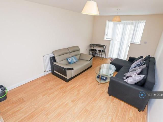 3 bedroom flat to rent