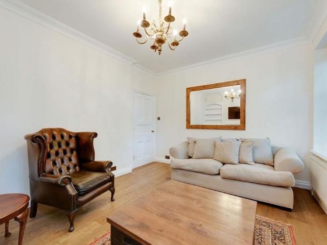 3 bedroom flat to rent