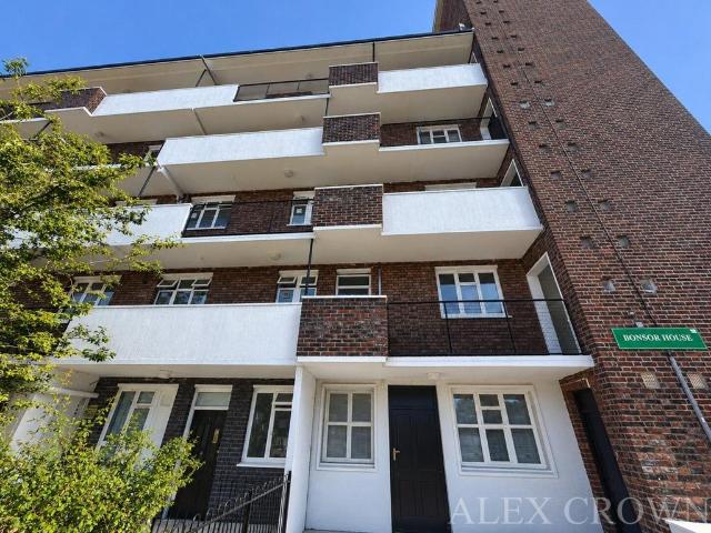 3 bedroom flat to rent