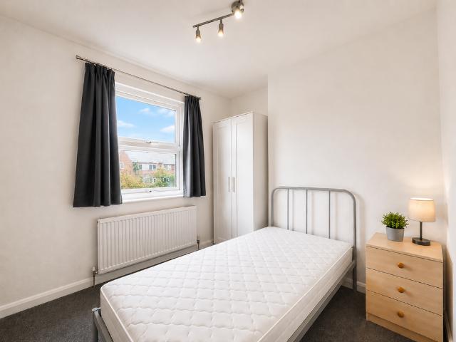 3 bedroom flat to rent