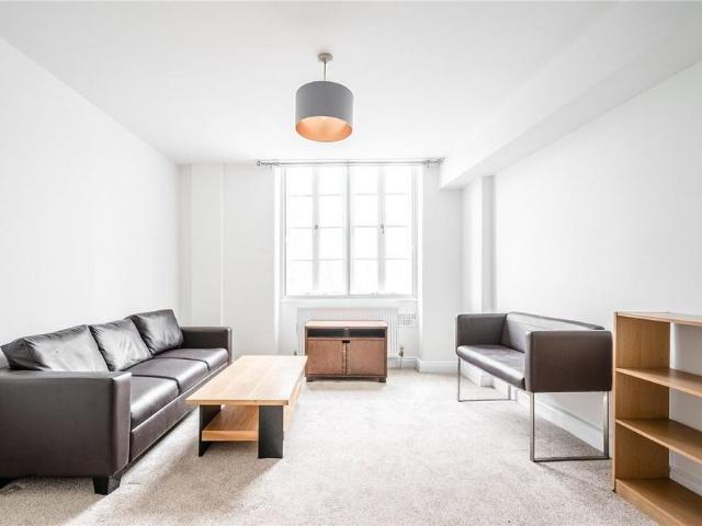 3 bedroom flat to rent