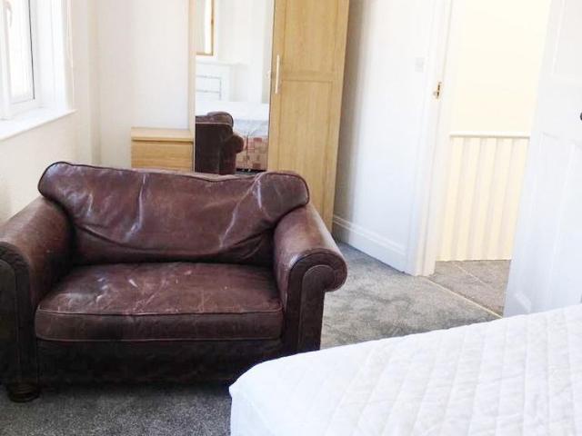 3 bedroom flat to rent