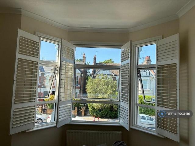 3 bedroom flat to rent