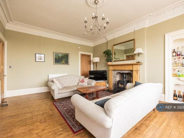 3 bedroom flat to rent
