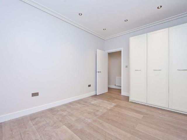 3 bedroom flat to rent