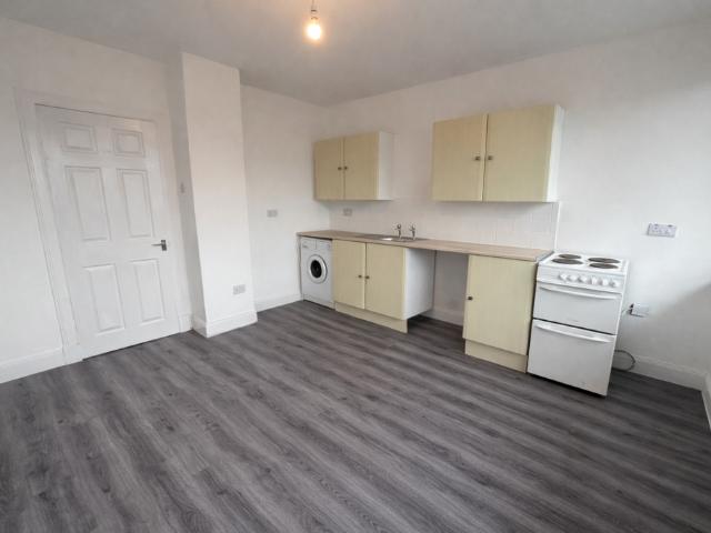3 bedroom flat to rent