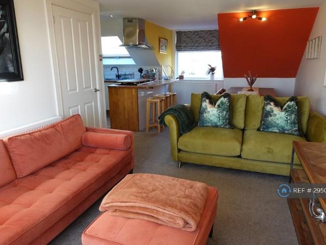 3 bedroom flat to rent