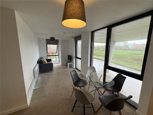 3 bedroom flat to rent