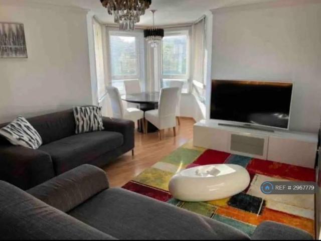 3 bedroom flat to rent