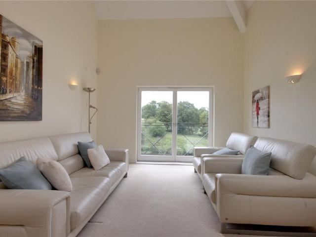 3 bedroom flat to rent