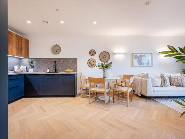 3 bedroom flat to rent