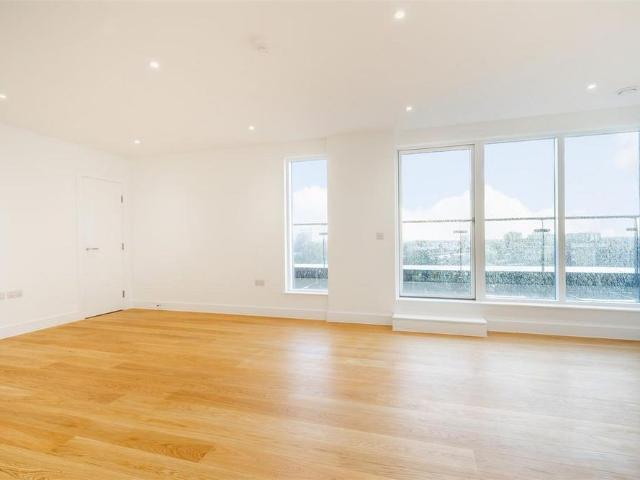 3 bedroom flat to rent