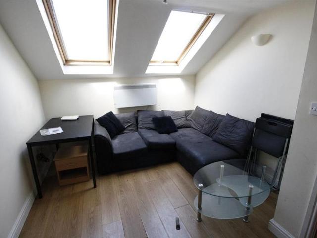 3 bedroom flat to rent