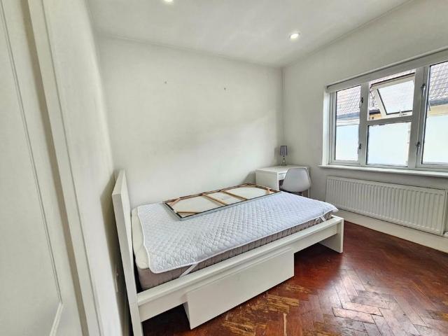 3 bedroom flat to rent