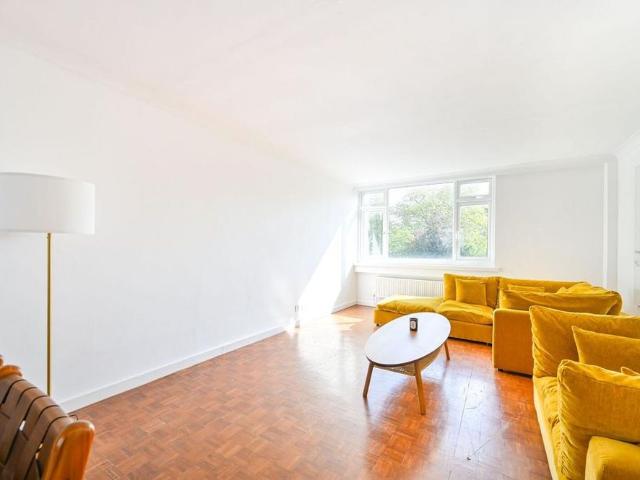 3 bedroom flat to rent