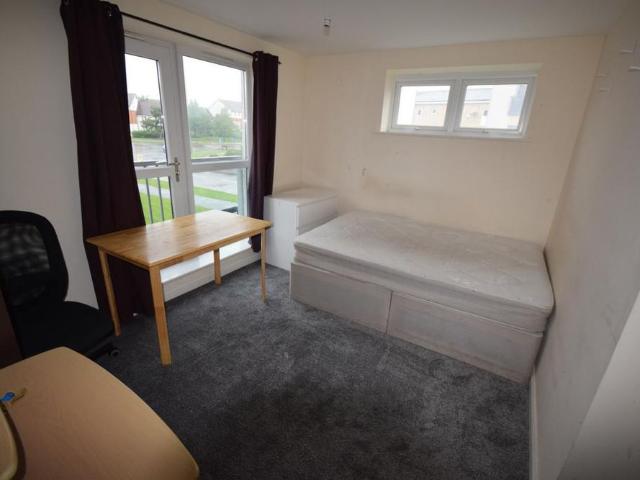 3 bedroom flat to rent