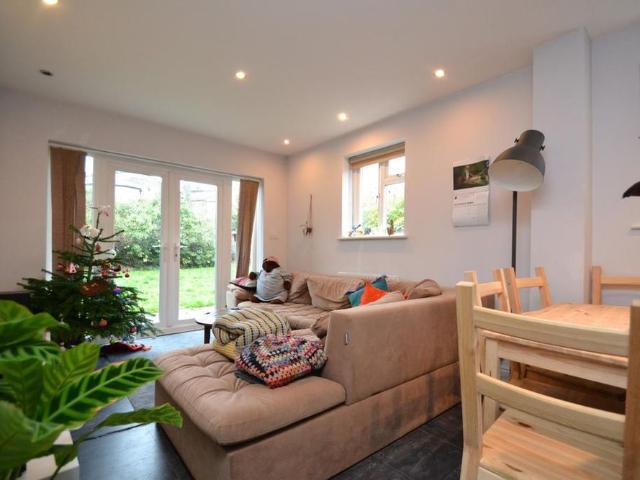 3 bedroom flat to rent