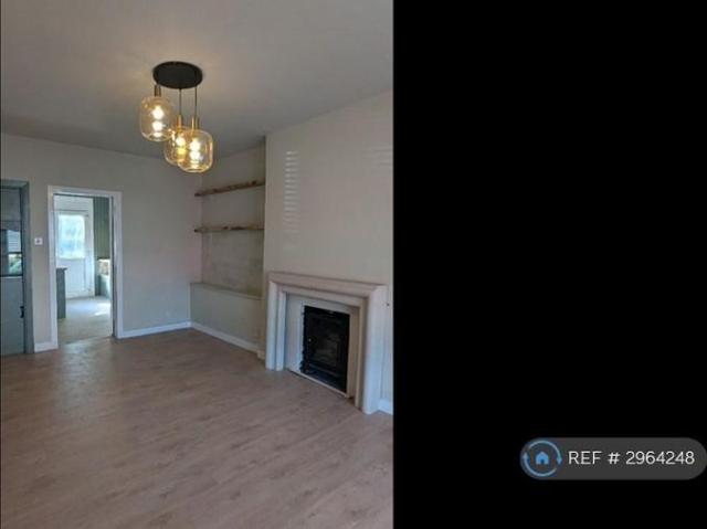 3 bedroom flat to rent