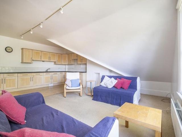 3 bedroom flat to rent