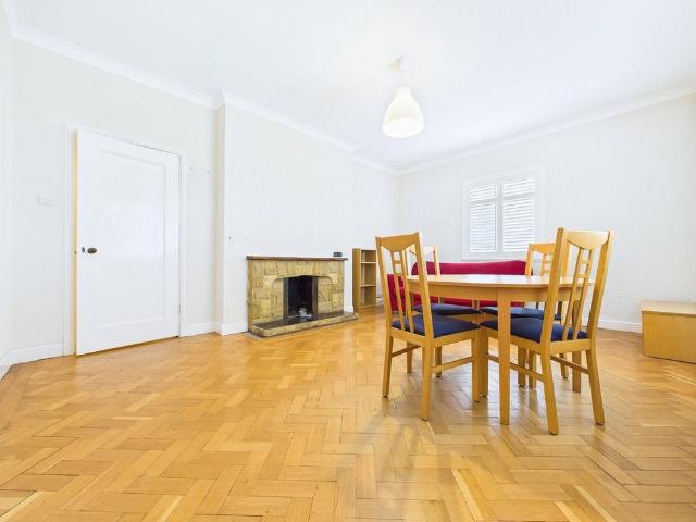3 bedroom flat to rent
