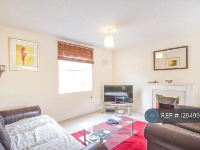 3 bedroom flat to rent