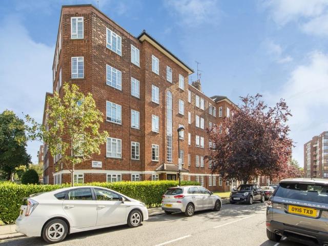 3 bedroom flat to rent