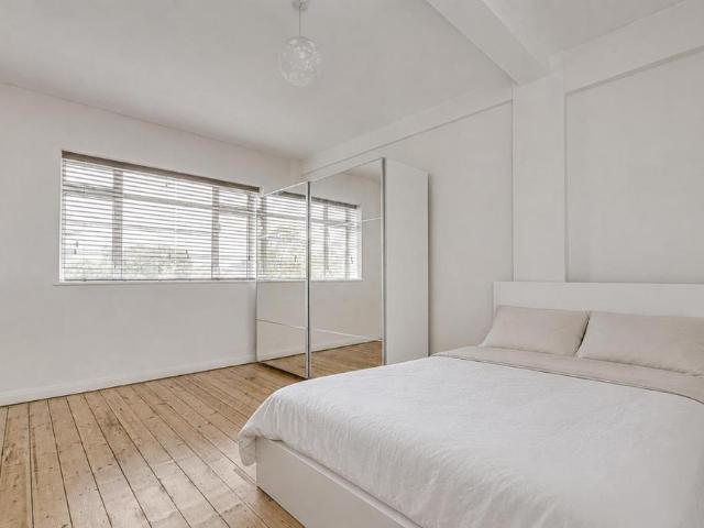 3 bedroom flat to rent
