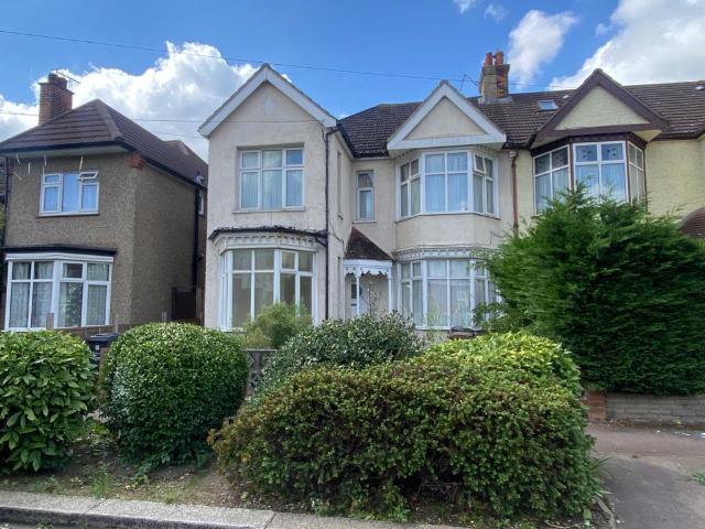 3 bedroom flat to rent