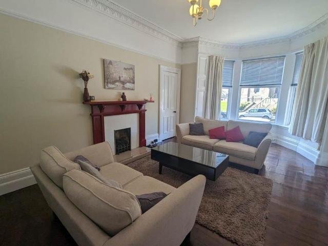 3 bedroom flat to rent