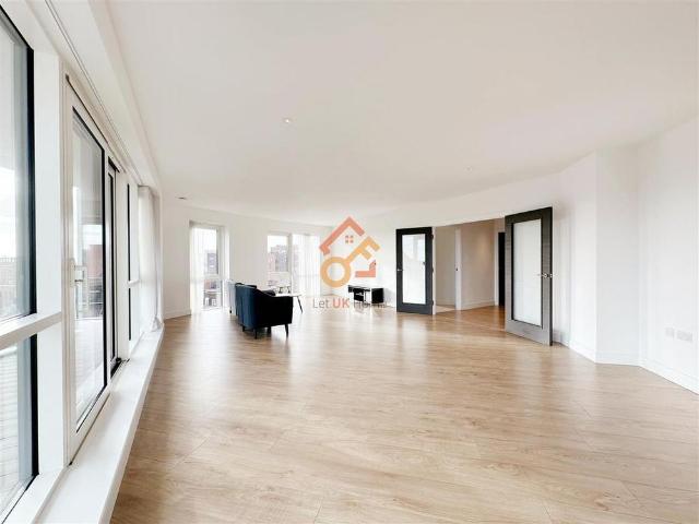 3 bedroom flat to rent