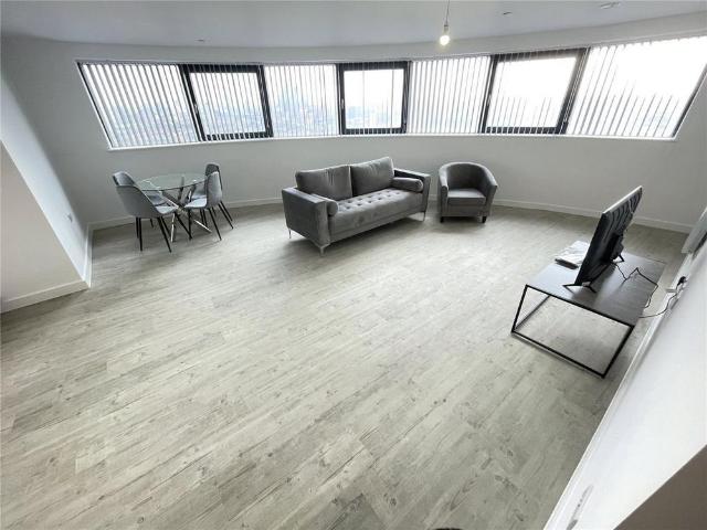 3 bedroom flat to rent