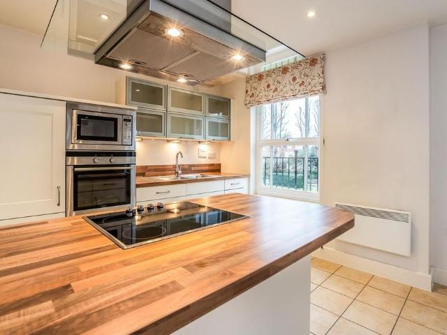 3 bedroom flat to rent
