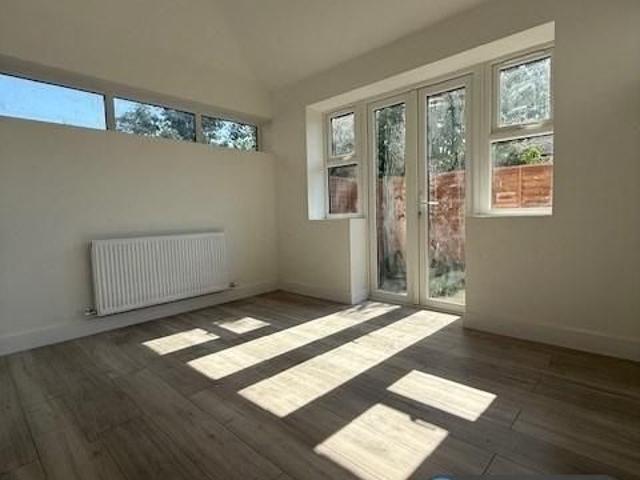 3 bedroom flat to rent