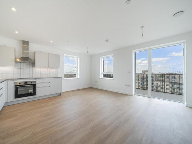 3 bedroom flat to rent