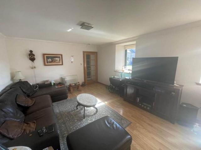 3 bedroom flat to rent