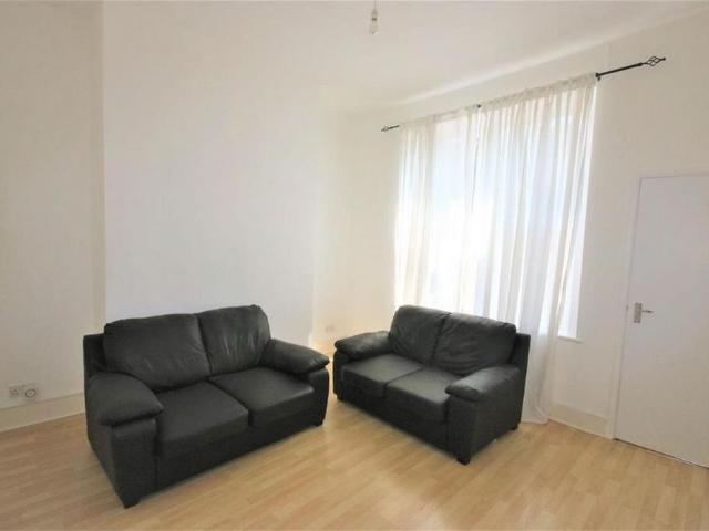 3 bedroom flat to rent