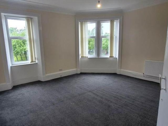 3 bedroom flat to rent