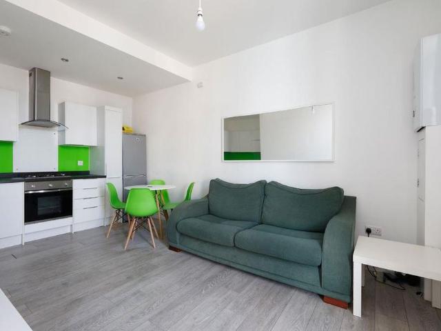 3 bedroom flat to rent