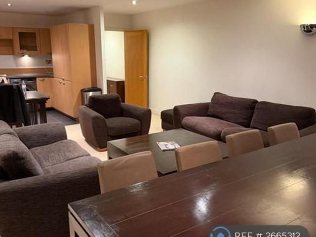 3 bedroom flat to rent