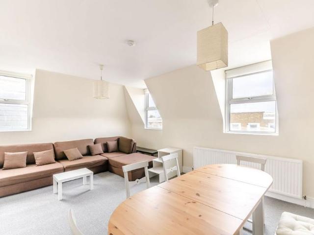 3 bedroom flat to rent