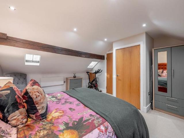 3 bedroom flat to rent
