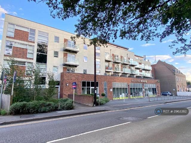 3 bedroom flat to rent
