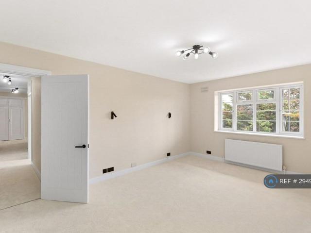 3 bedroom flat to rent
