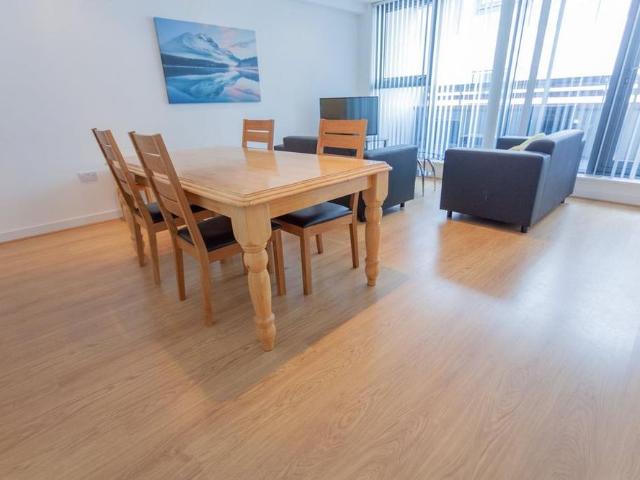 3 bedroom flat to rent