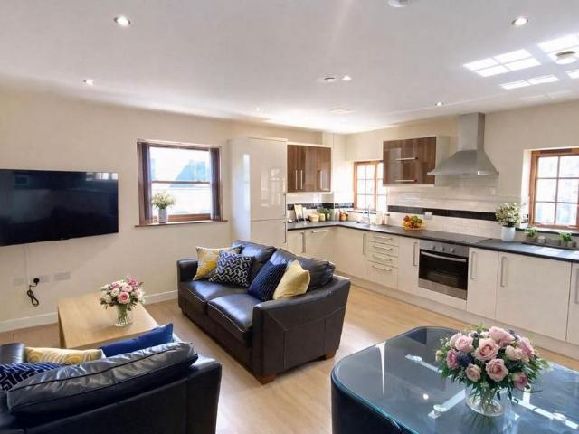 3 bedroom flat to rent