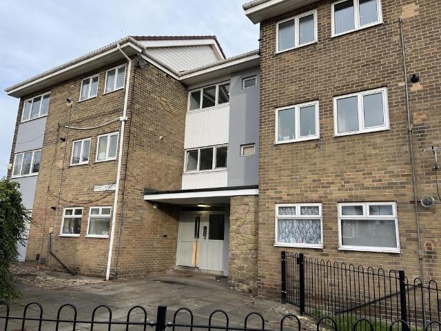 3 bedroom flat to rent
