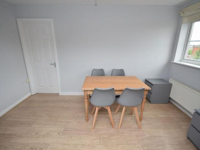3 bedroom flat to rent
