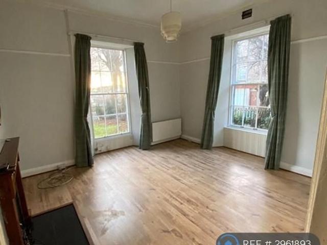 3 bedroom flat to rent