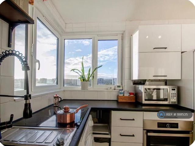 3 bedroom flat to rent