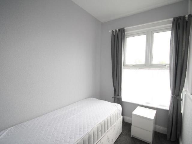 3 bedroom flat to rent